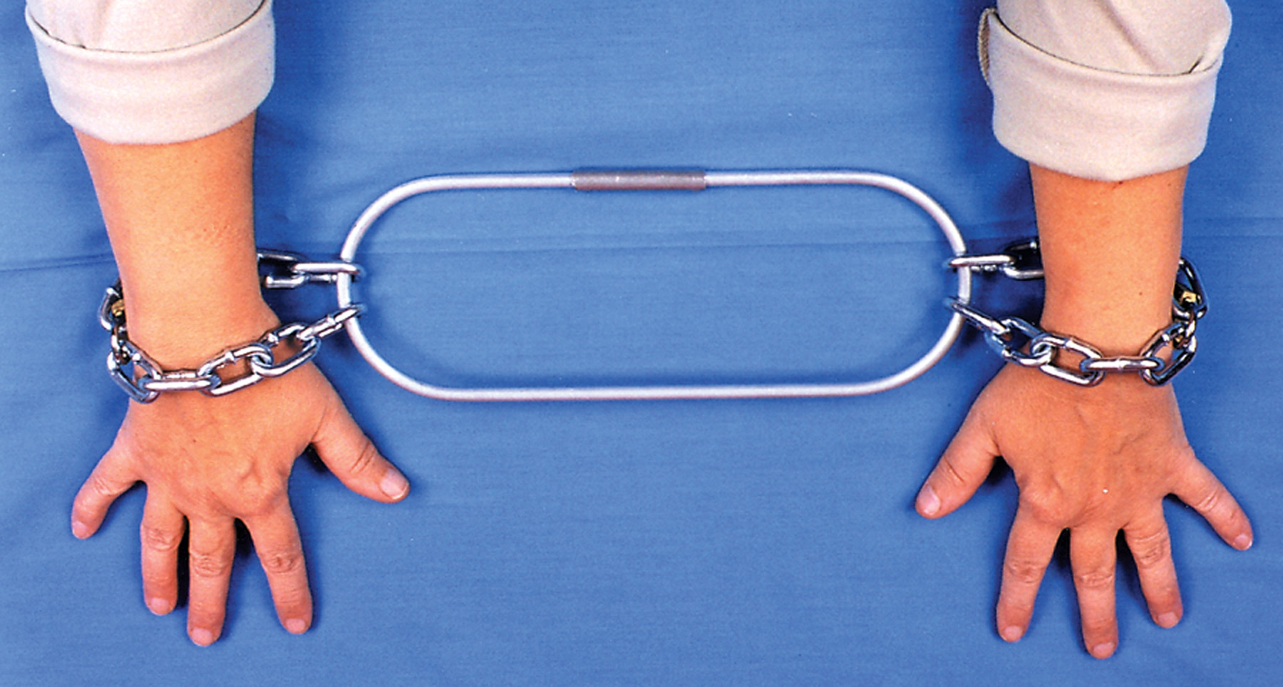 Shackle Chain Escape - CostumePub.com